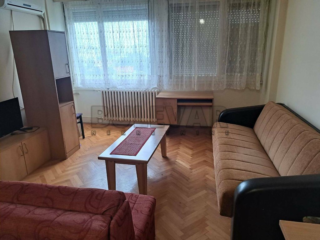 Garsonjera, Niš - Bulevar Nemanjića | Izdavanje · 28m² · 220€