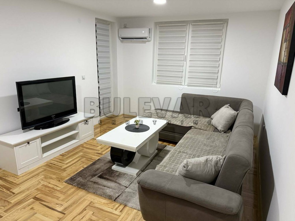 Dvoiposoban stan, Niš - Pantelej(Niš) | Izdavanje · 65m² · 400€