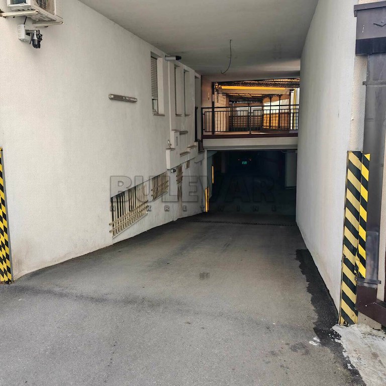 Garaza, Kragujevac - Bubanj | Izdavanje · 11m² · 60€