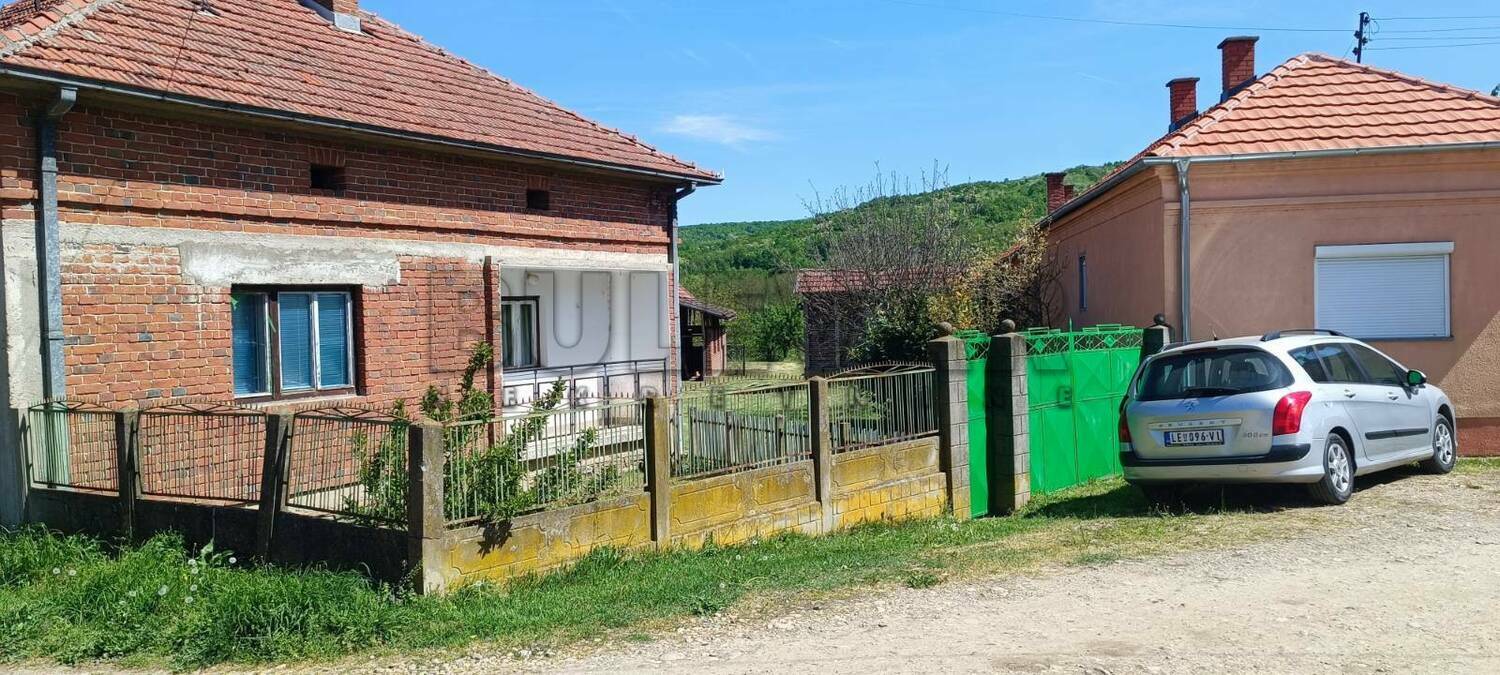 Kuća, Bojnik - Gornje Brijanje | Prodaja · 180m² · 29.000€