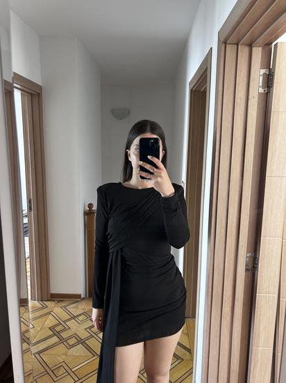Crna kratka elegantna haljina