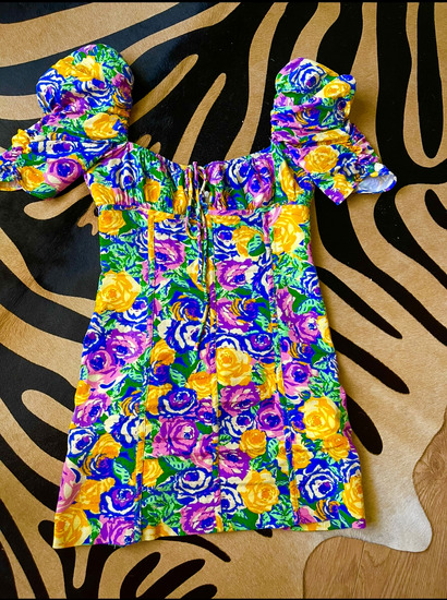 Zara atraktivna mini haljinica.