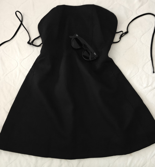 sale..Boohoo skater mini haljina
