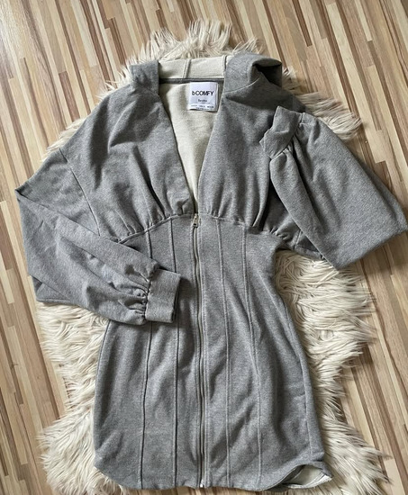 Bershka haljina SNIZENA NA 1000!