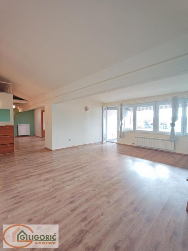 Četvorosoban stan na prodaju, 112m2, 233.000€