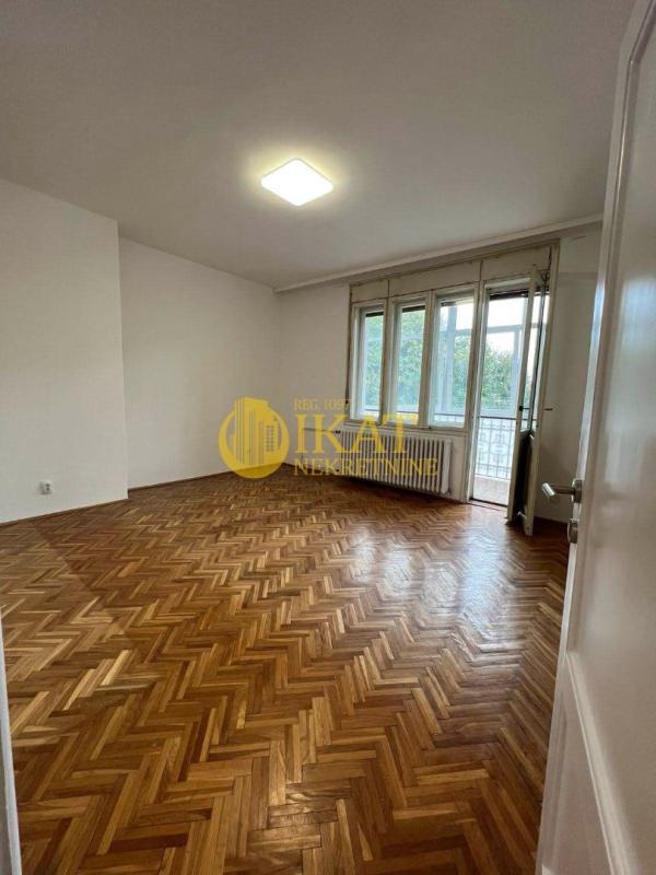 Bulevar kneza Aleksandra Karađorđevića, Trosoban stan za izdavanje, 93m2, 1.600€