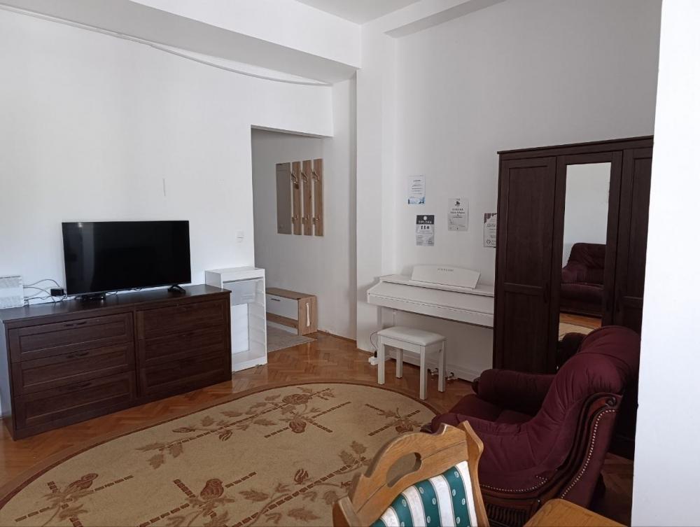 Bulevar kneza Aleksandra Karađorđevića, Trosoban stan za izdavanje, 80m2, 1.300€