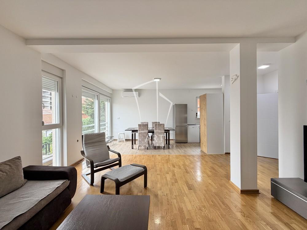 Ruže Jovanović, Četvorosoban stan za izdavanje, 127m2, 750€