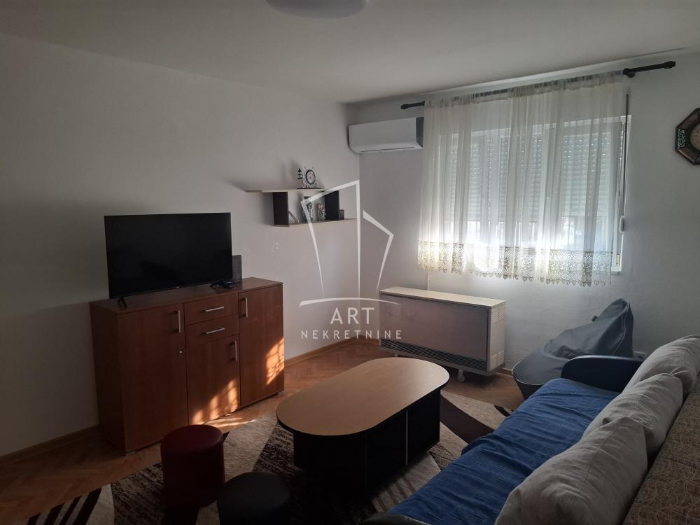 Kovilovska, Dvosoban stan za izdavanje, 53m2, 300€