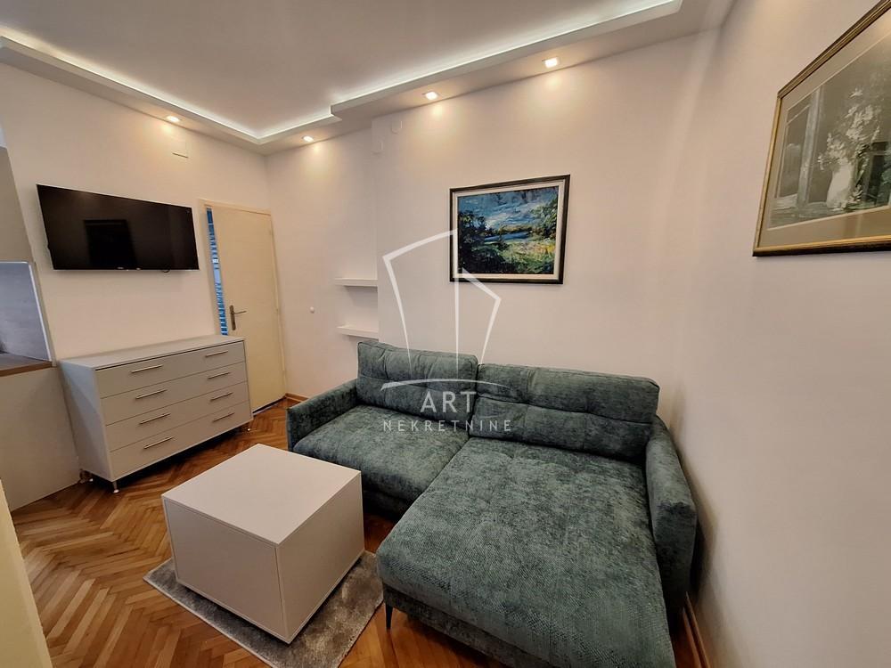 Topličin Venac, Stan za izdavanje, 26m2, 500€