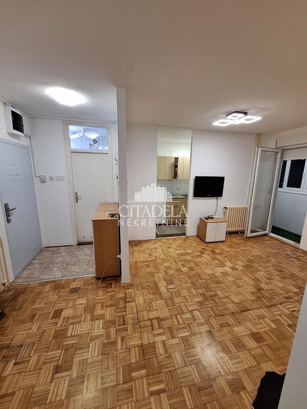 Poručnika Spasića i Mašere, Dvoiposoban stan za izdavanje, 48m2, 400€