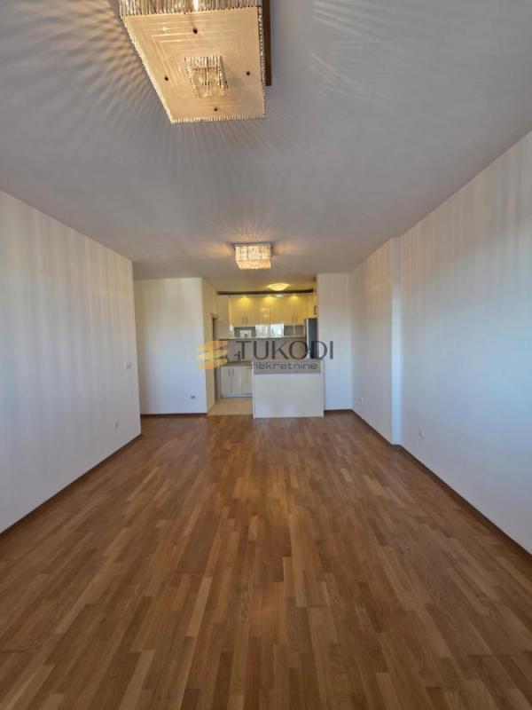 Četvorosoban stan na prodaju, 90m2, 265.000€