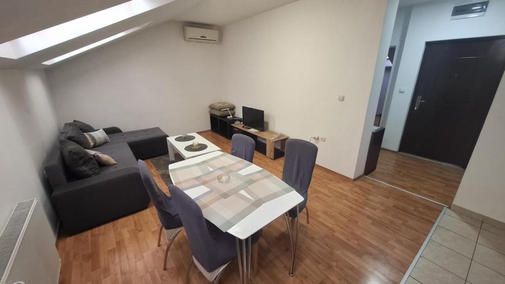 Jednoiposoban stan za izdavanje, 44m2, 300€
