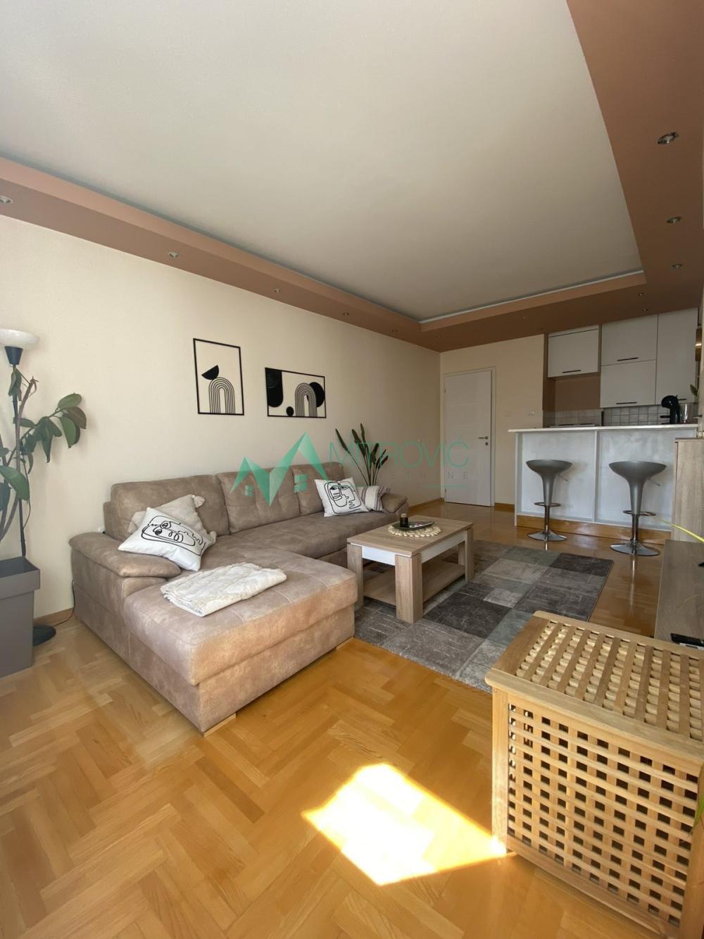 Jednoiposoban stan za izdavanje, 48m2, 550€