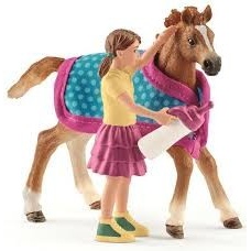 Schleich – ždrebe sa pokrivacem