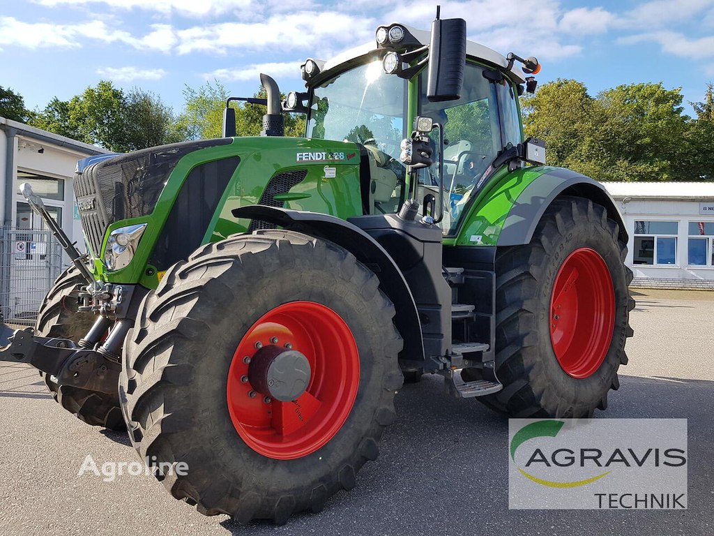Fendt 828 Vario S4 traktor točkaš