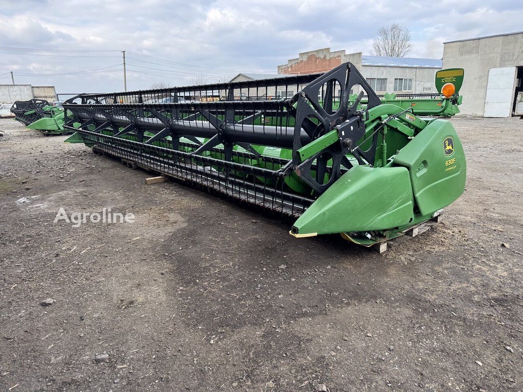 John Deere 630F adapter za žito