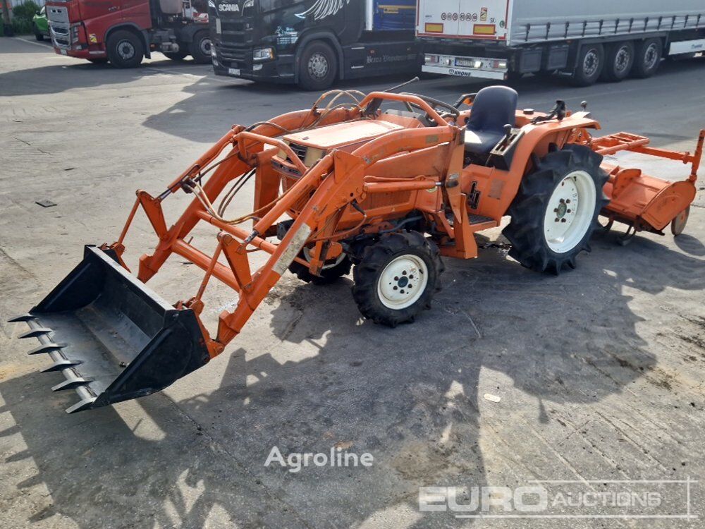 Prodaje se Kubota B1-16 mini traktor na aukciji