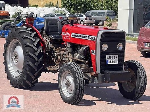 Massey Ferguson 240 mini traktor