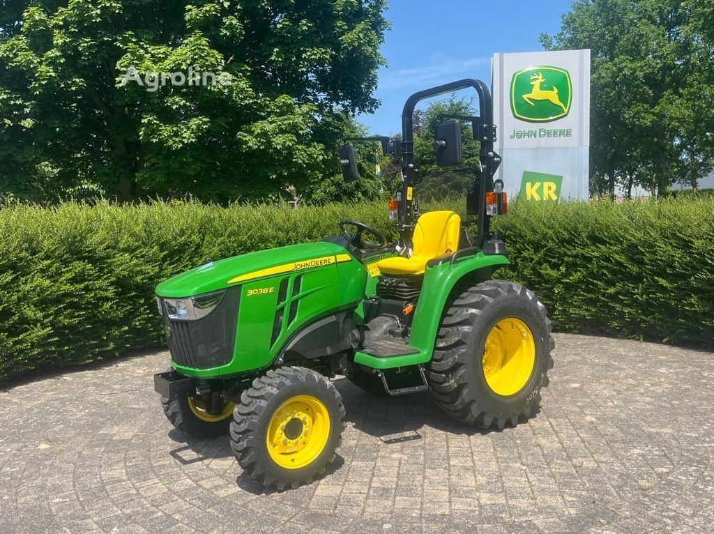 Novi John Deere 3038E mini traktor