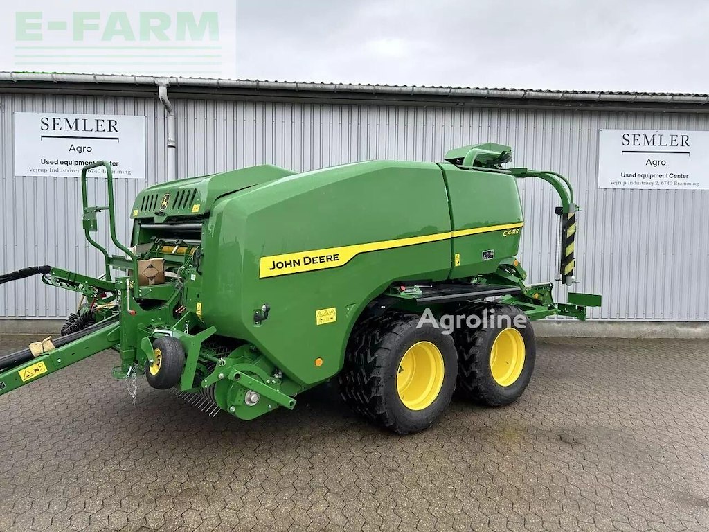 John Deere c441r balirka za četvrtaste bale