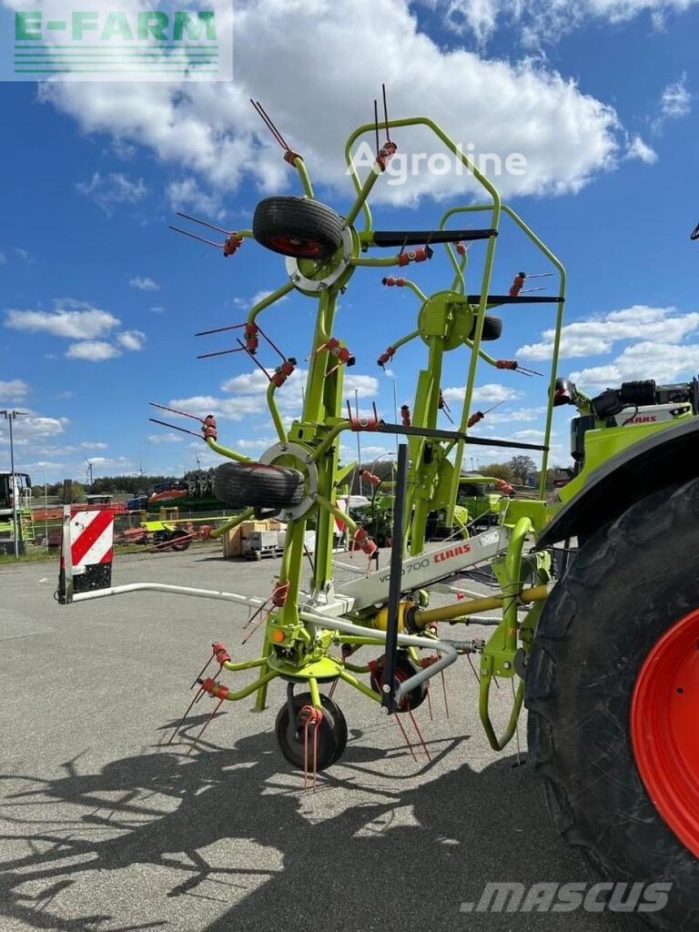 Claas volto 700 prevrtač sena