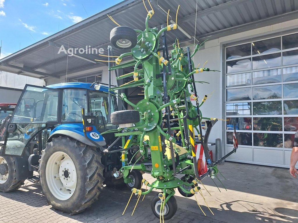 Novi Krone VENDRO 900 prevrtač sena