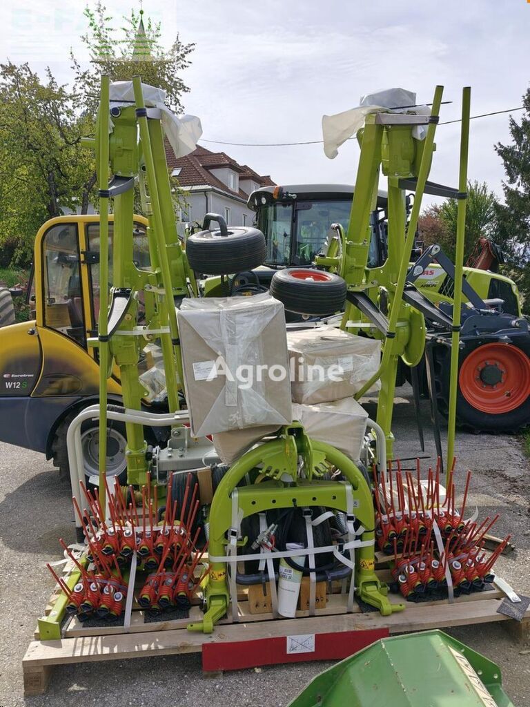 Claas volto 900 prevrtač sena