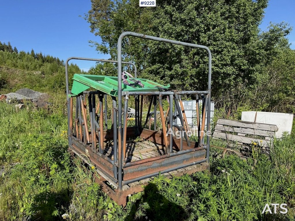 Forhekk med fangfront samoutovarna prikolica