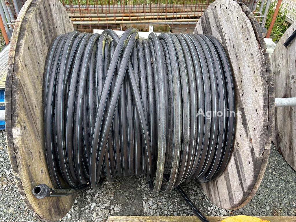 Prodaje se Andre 2 stk. kabelruller med ca. 30 mm vannrør, ca. 50 m + 60 m baštensko crevo na aukciji