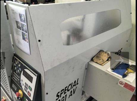 Automatska traka za pilu MACC SPECIAL 391AV na vodilnim stubovima
