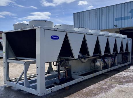 Jedinica za hlađenje vodom od 952 kW: CARRIER 30XA1002 (2017)