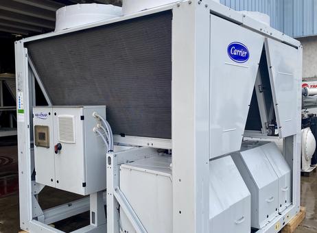Jedinica za hlađenje vode od 216 kW: CARRIER 30RBM220 (2019)