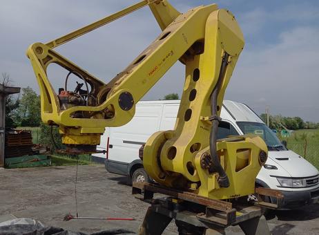 Industrial Robot FANUC LTD M410ib/450
