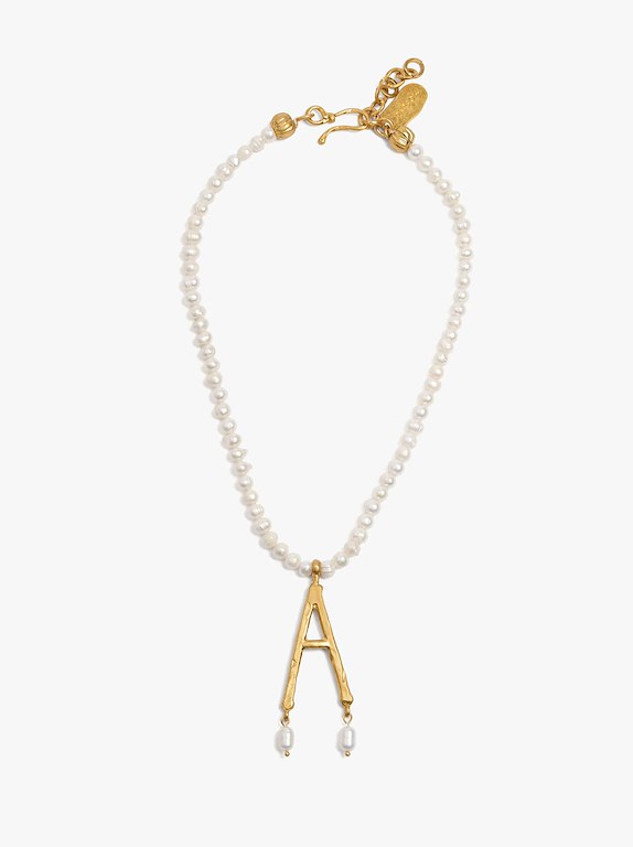 NECKLACE OF FRESHWATER PEARLS WITH LETTER