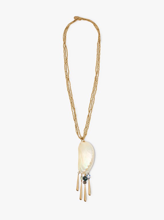 LONG TRIPLE NECKLACE WITH SHELL PENDANT