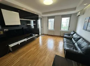 Izdavanje Stan - Beograd