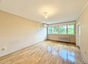 Izdavanje Stan - Beograd, Novi Beograd: Paviljoni - Pariske komune - Ikarus