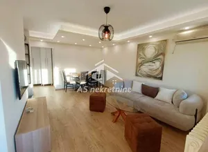 Izdavanje Stan - Beograd, Novi Beograd: Paviljoni - Pariske komune - Ikarus