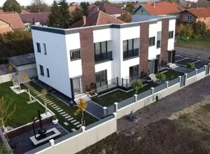 Prodaja Stan - Beograd, Surčin Centar