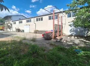 Prodaja Zgrada - Beograd, Surčin Centar