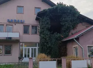 Prodaja Zgrada - Pećinci, Šimanovci