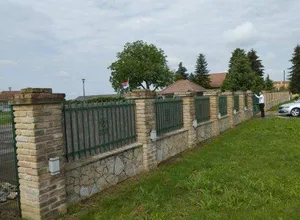 Prodaja Zgrada - Bačka Palanka, Mladenovo, Obrovac