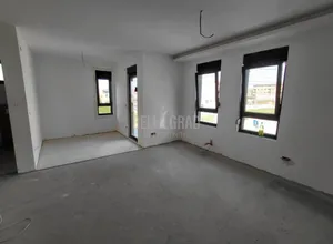 Prodaja Stan - Beograd, Surčin Centar