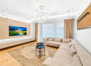 Izdavanje Stan - Beograd, Vračar: Kalenić - Slavija - Cvetni Trg
