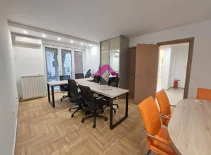 Izdavanje Vila - Beograd, Čukarica: Golf naselje - Košutnjak
