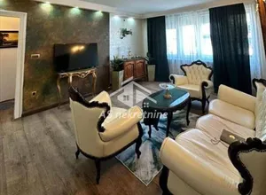 Izdavanje Stan - Beograd, Vračar: Crveni Krst - Južni bulevar