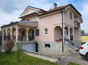 Prodaja Vila - Niš, Medijana: Centar - Marger