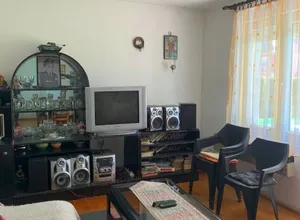 Izdavanje Vila - Niš, Crveni Krst: Ratko Jović - Šljaka - Medoševac