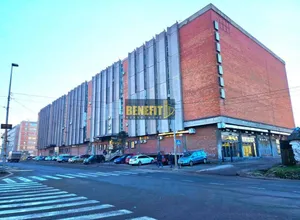 Izdavanje Magacin - Beograd, Palilula: Profesorska kolonija - Hala Pionir